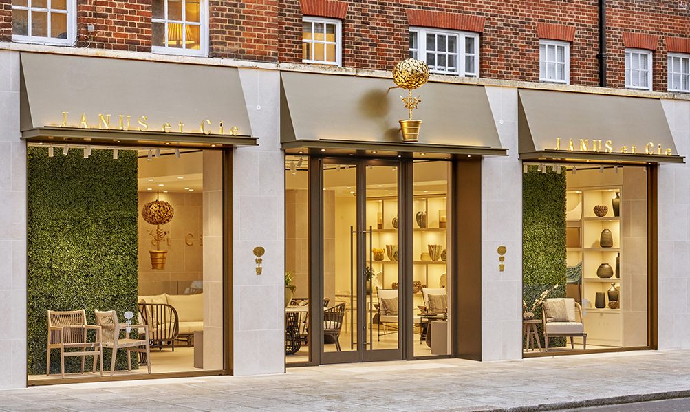 LONDON — JANUS et Cie