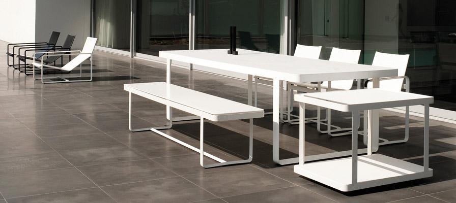 NEUTRA WOOD LOUNGE CHAIR - JANUS et Cie