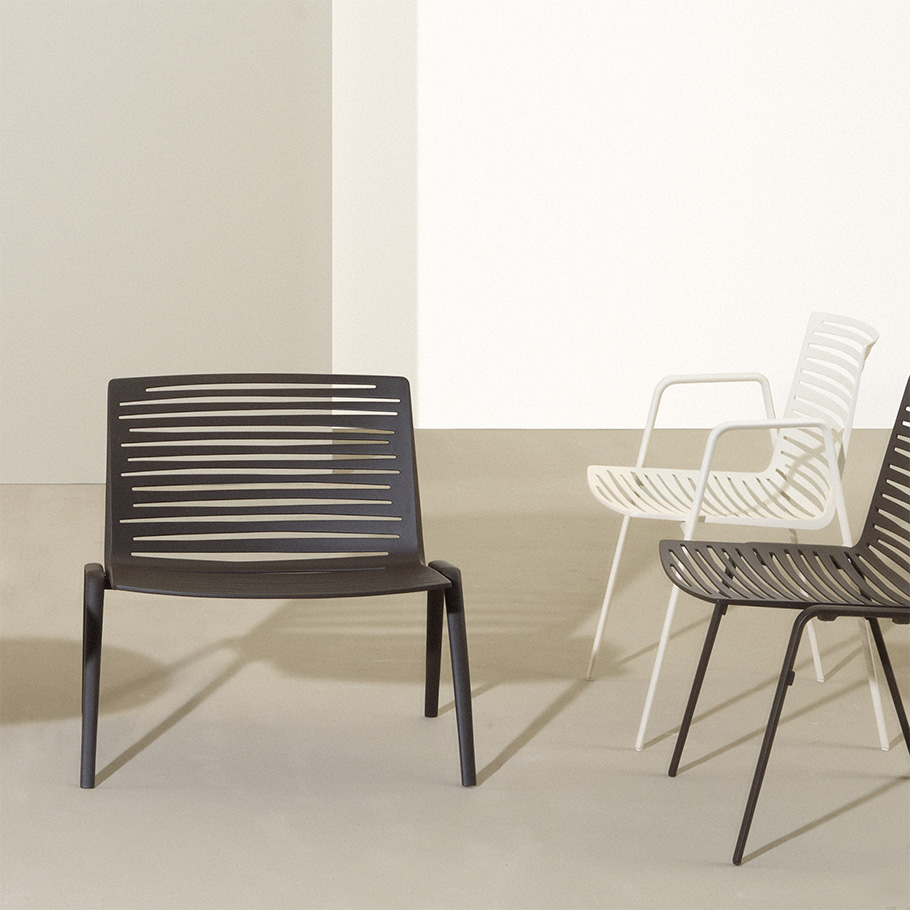 ZEBRA LOUNGE CHAIR - JANUS et Cie