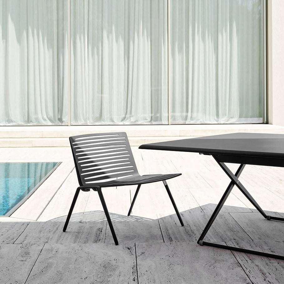 ZEBRA LOUNGE CHAIR - JANUS et Cie